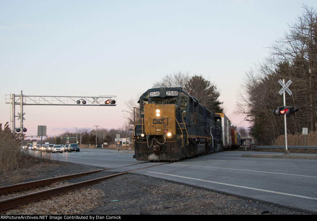 CSXT 2548 Leads DO-1 at Rt. 33 in Greenland